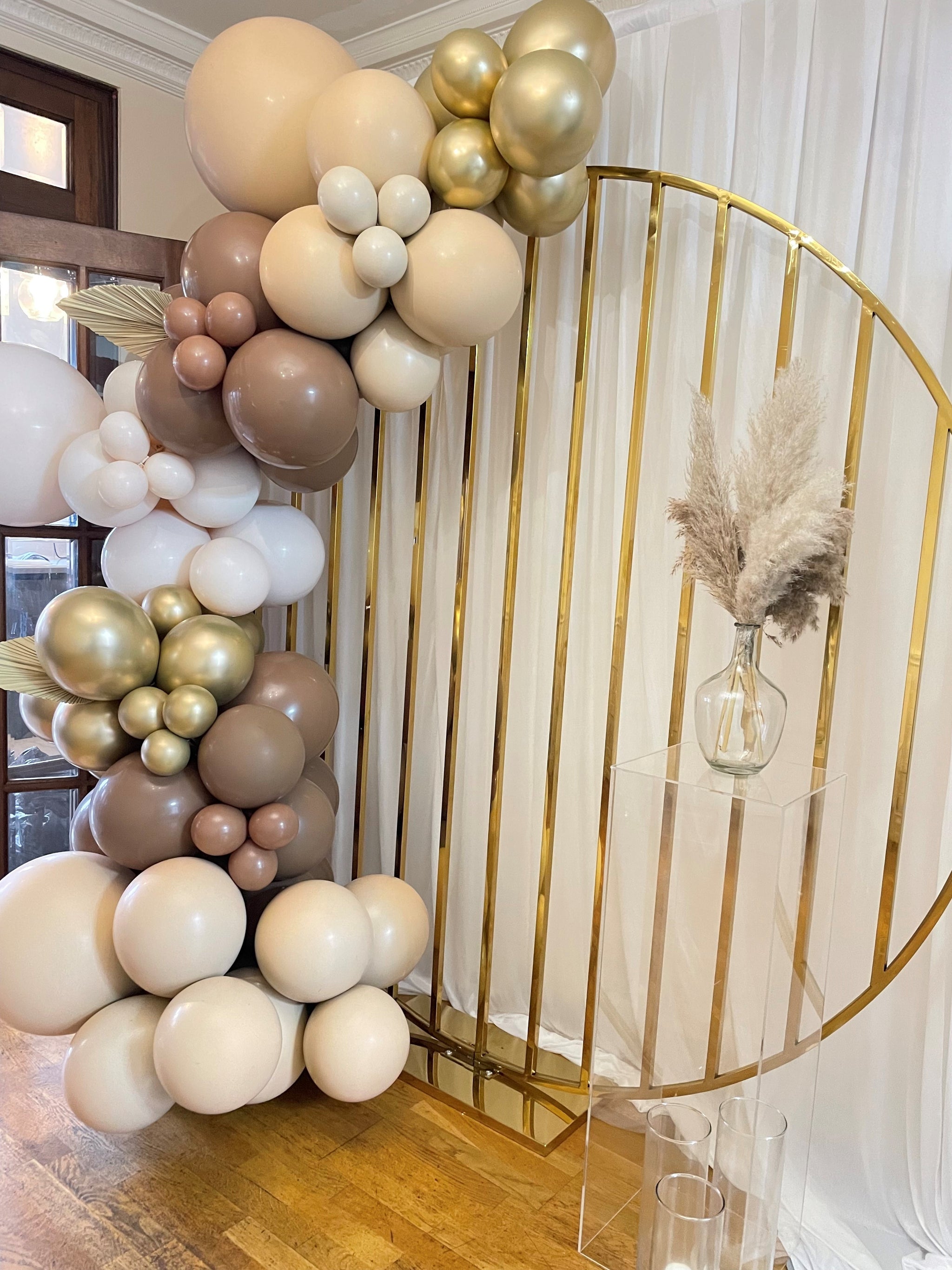 Hire Gold Stainless Steel Backdrop & Plinth – LUXI PROPS